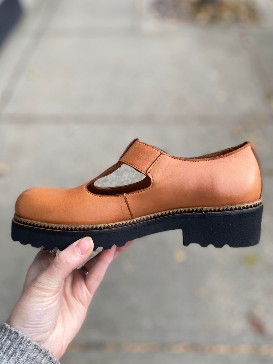 Bueno - Abigail - Tan – Walk Rite Shoes