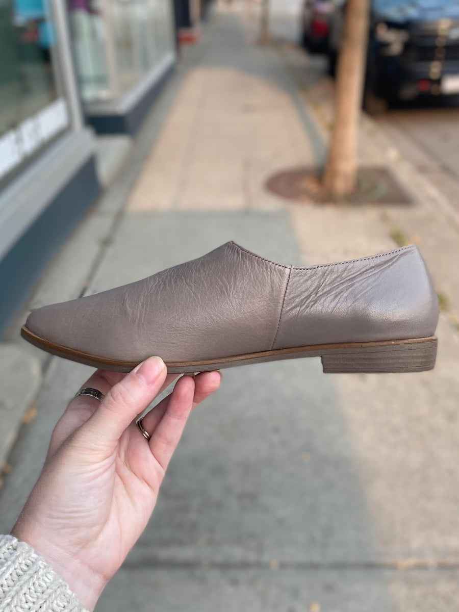 Bueno - Bev - Grey – Walk Rite Shoes
