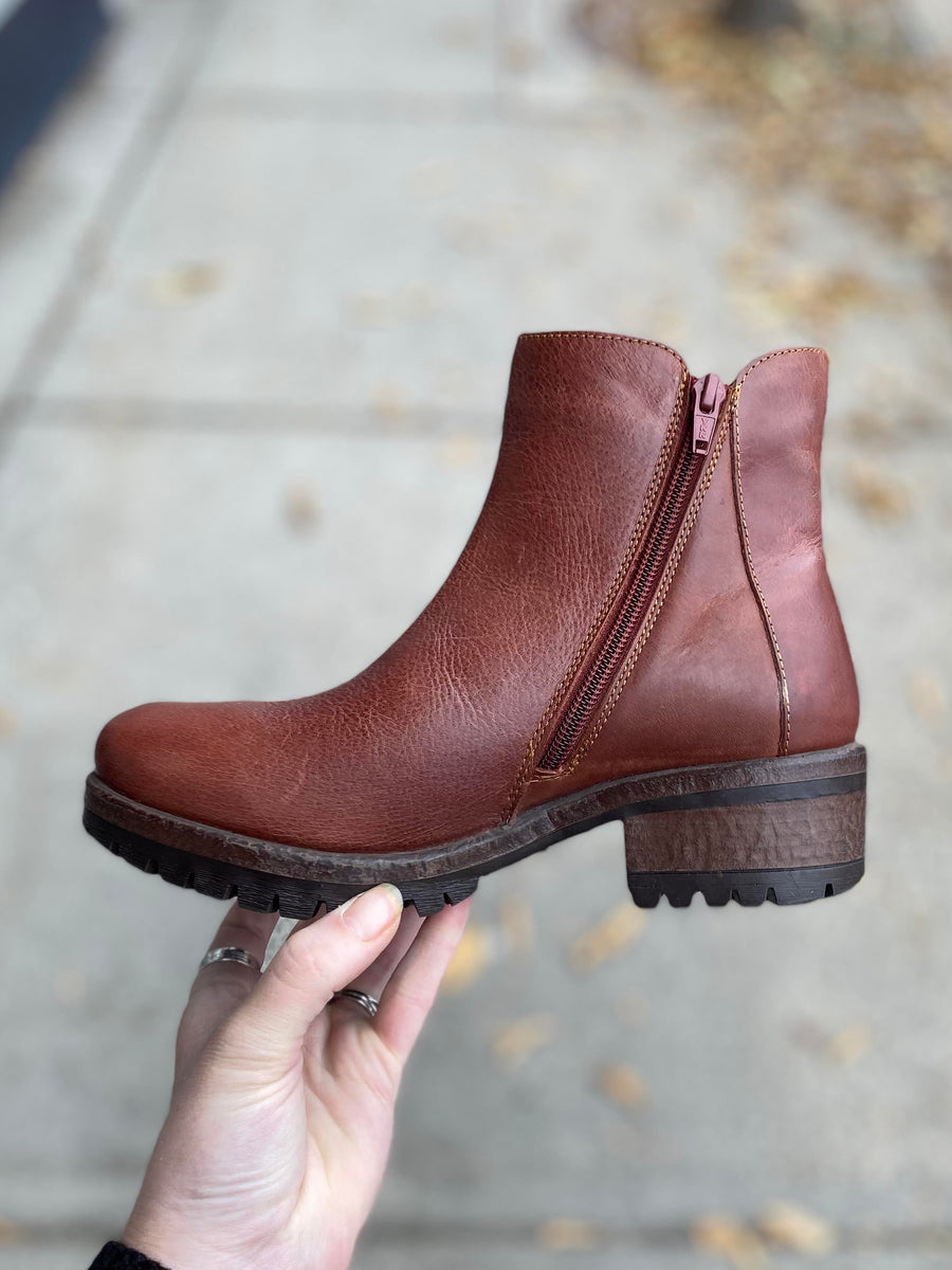 Bueno - Fae - Rust – Walk Rite Shoes