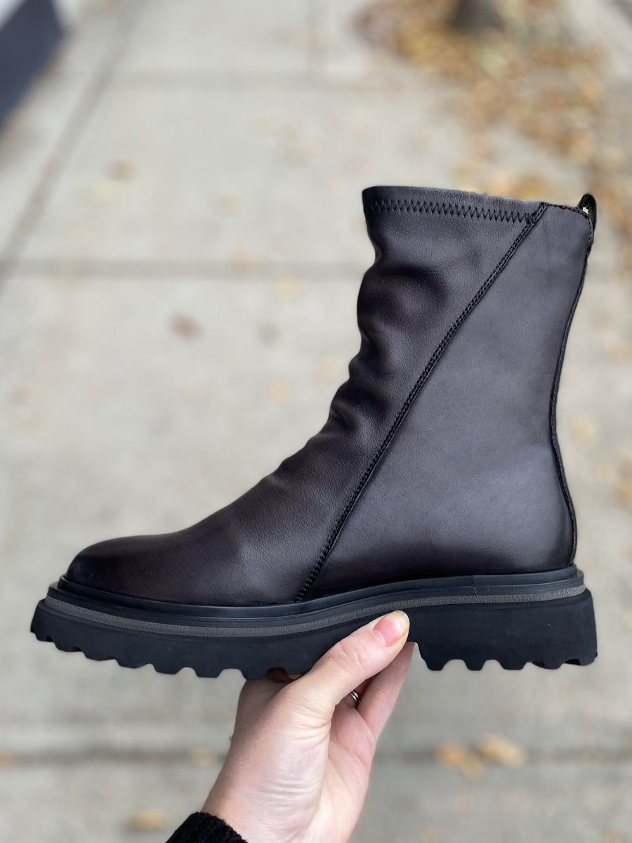 EOS - Skarlet - Iron – Walk Rite Shoes
