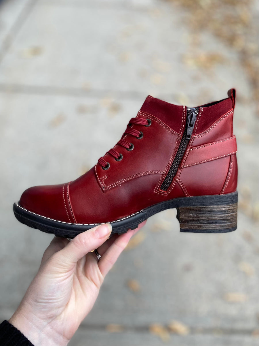 Taos - Mini Crave - Red – Walk Rite Shoes